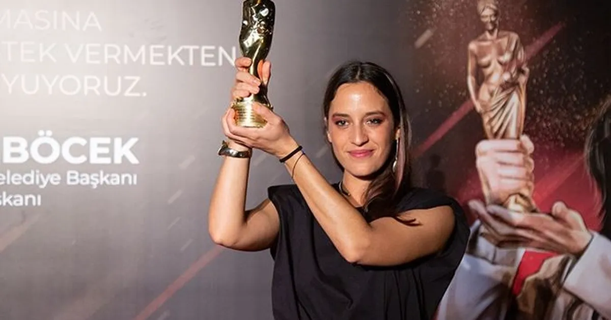 Azra Deniz Okyay kimdir? Kaç yaşında, nereli, mesleği ne? - Bursa Hayat ...